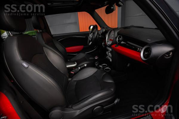 Red MINI Cooper 2009 in Jelgava, with an engine capacity of 1.60 L and mileage of 0 thousand km for 6999 €, photo 8 on AUTOMOTO.COM.LV