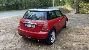 Red MINI Cooper 2009 in Vilnius, with an engine capacity of 1.60 L and mileage of 209 thousand km for 2950 €, photo 5 on AUTOMOTO.COM.LV