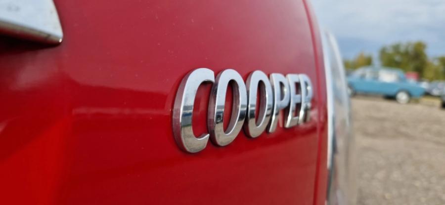 Sarkans MINI Cooper 2010 Rīga, ar dzinēja tilpumu 1.60 L un nobraukumu 173 tūkst. km par 5850 €, foto 6 vietnē AUTOMOTO.COM.LV