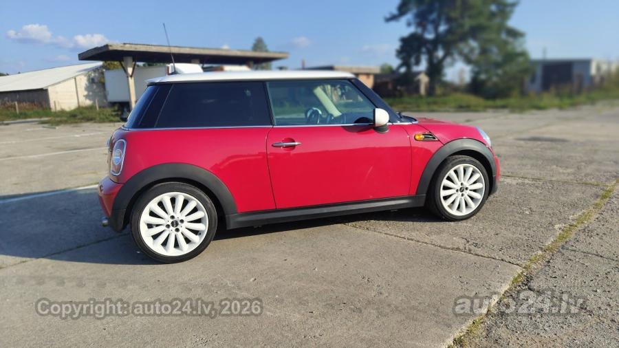 Red MINI Cooper 2011 in Tallinn, with an engine capacity of 1.60 L and mileage of 268 thousand km for 4600 €, photo 4 on AUTOMOTO.COM.LV