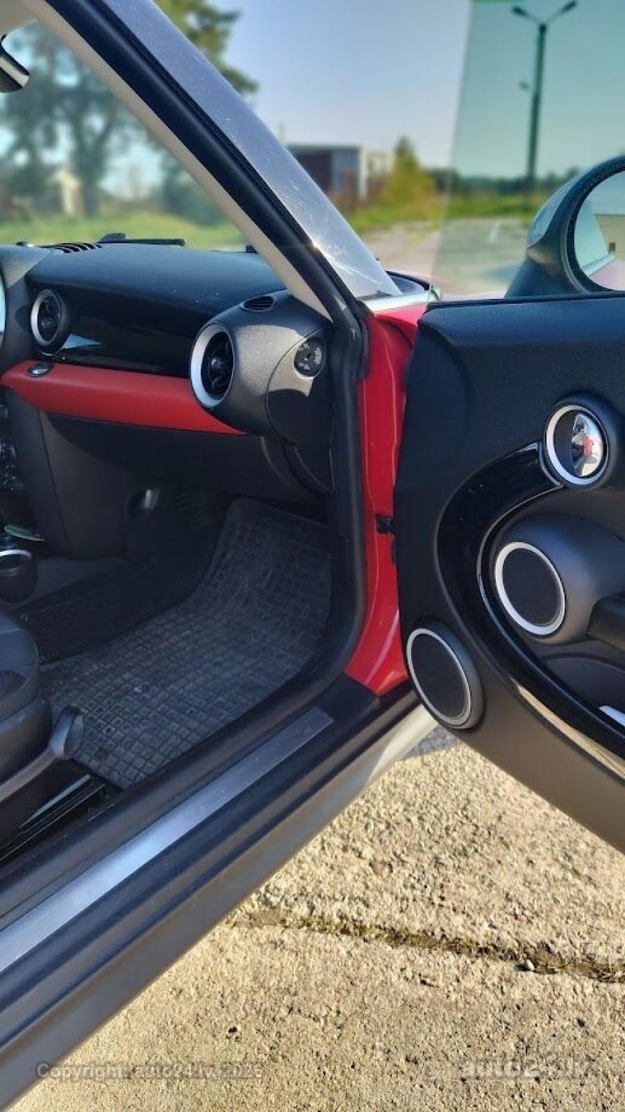 Red MINI Cooper 2011 in Tallinn, with an engine capacity of 1.60 L and mileage of 268 thousand km for 4600 €, photo 12 on AUTOMOTO.COM.LV