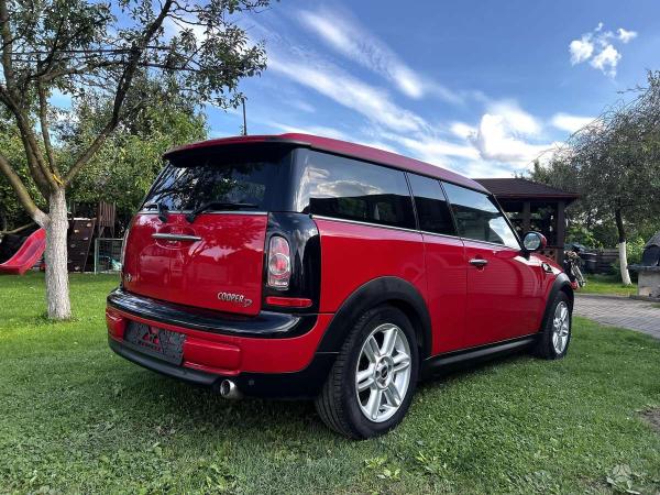 Red MINI Cooper 2011 in Ukmerge, with an engine capacity of 1.60 L and mileage of 228 thousand km for 3350 €, photo 8 on AUTOMOTO.COM.LV