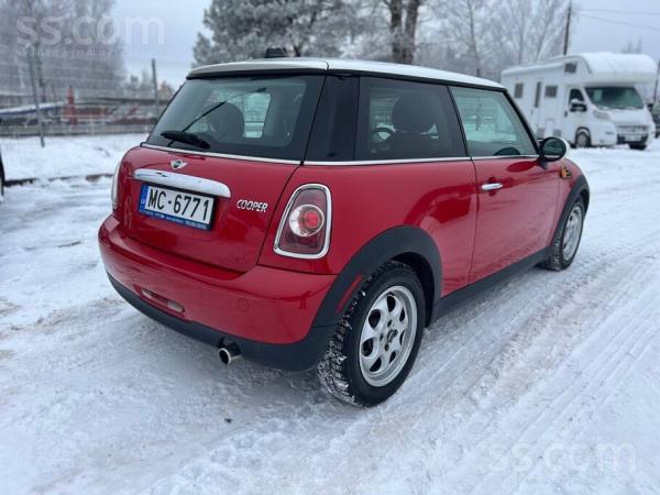 Red MINI Cooper 2013 in Riga, with an engine capacity of 1.60 L and mileage of 108 thousand km for 5600 €, photo 3 on AUTOMOTO.COM.LV