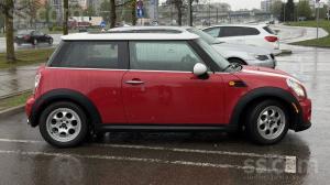 Red MINI Cooper 2013 in Riga, with an engine capacity of 1.60 L and mileage of 108 thousand km for 4800 €, photo 3 on AUTOMOTO.COM.LV