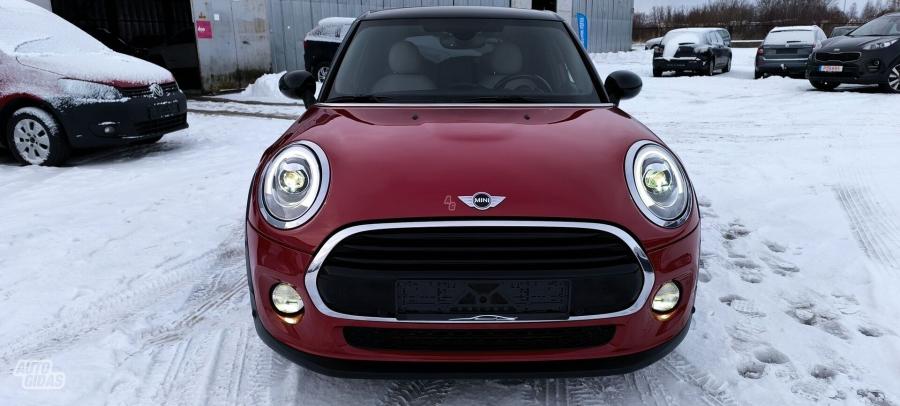 Red MINI Cooper 2016 in Siauliai, with an engine capacity of 1.50 L and mileage of 154 thousand km for 12850 €, photo 2 on AUTOMOTO.COM.LV
