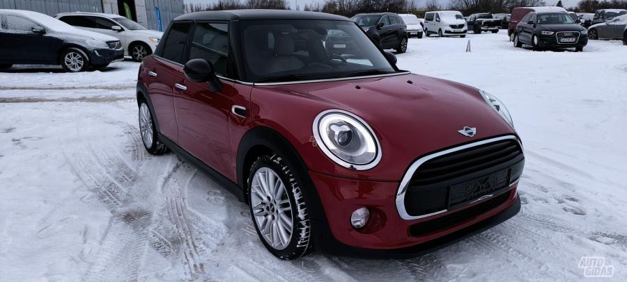 Red MINI Cooper 2016 in Siauliai, with an engine capacity of 1.50 L and mileage of 154 thousand km for 12850 €, photo 3 on AUTOMOTO.COM.LV