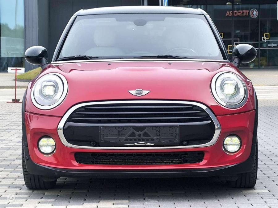 Red MINI Cooper 2016 in Siauliai, with an engine capacity of 1.50 L and mileage of 154 thousand km for 11150 €, photo 9 on AUTOMOTO.COM.LV