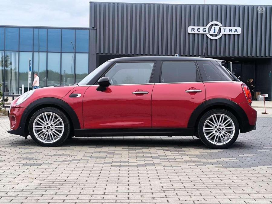Red MINI Cooper 2016 in Siauliai, with an engine capacity of 1.50 L and mileage of 154 thousand km for 11150 €, photo 11 on AUTOMOTO.COM.LV