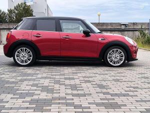 Red MINI Cooper 2016 in Siauliai, with an engine capacity of 1.50 L and mileage of 154 thousand km for 11150 €, photo 12 on AUTOMOTO.COM.LV