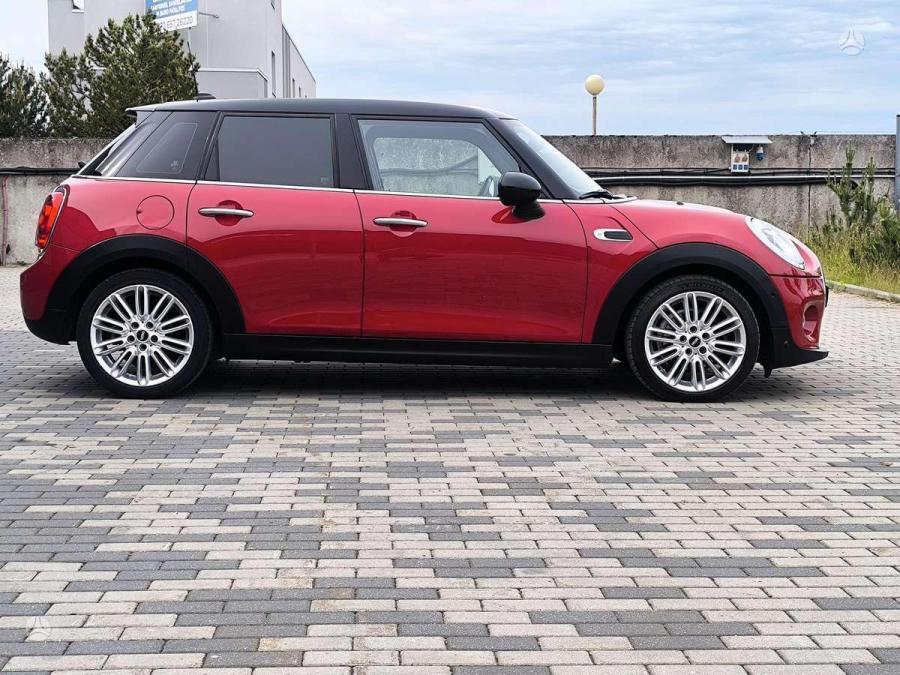 Red MINI Cooper 2016 in Siauliai, with an engine capacity of 1.50 L and mileage of 154 thousand km for 11150 €, photo 12 on AUTOMOTO.COM.LV