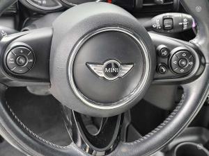 Red MINI Cooper 2016 in Siauliai, with an engine capacity of 1.50 L and mileage of 154 thousand km for 11150 €, photo 21 on AUTOMOTO.COM.LV
