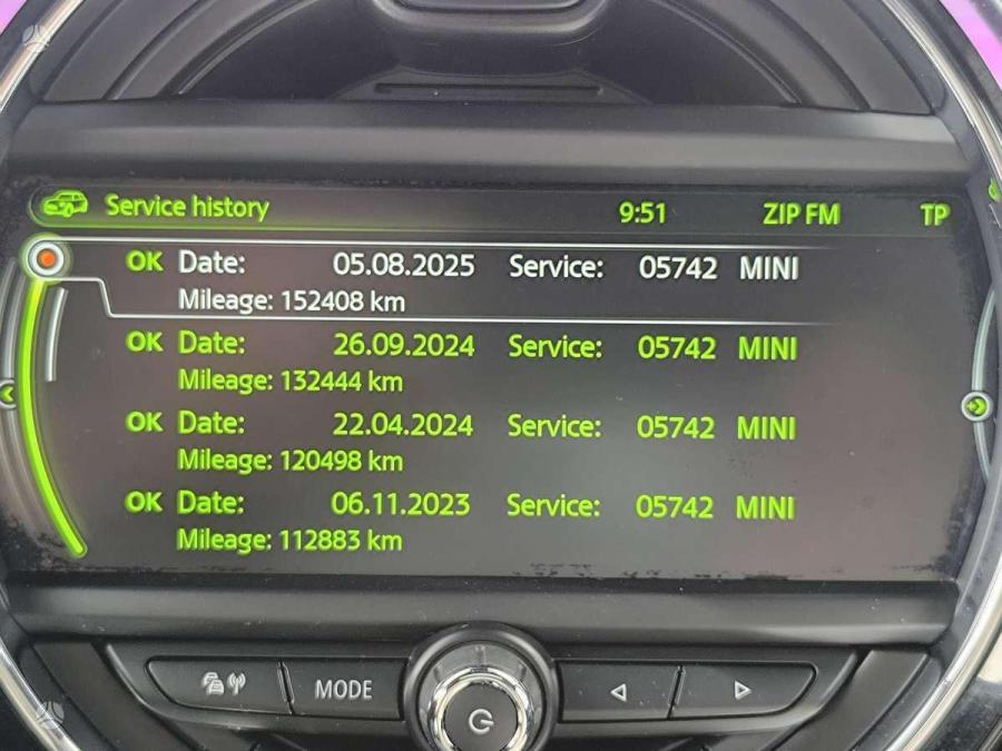 Red MINI Cooper 2016 in Siauliai, with an engine capacity of 1.50 L and mileage of 154 thousand km for 11150 €, photo 23 on AUTOMOTO.COM.LV