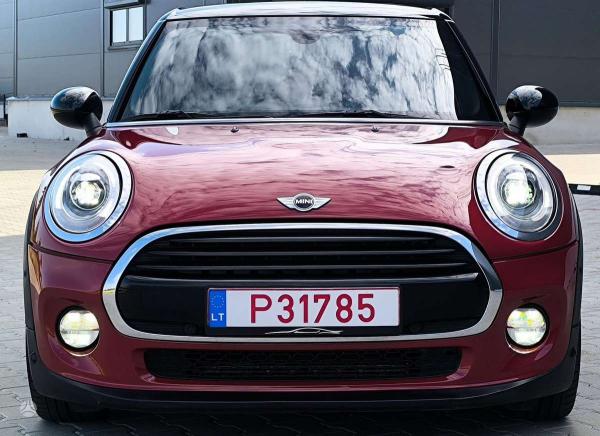 Red MINI Cooper 2016 in Siauliai, with an engine capacity of 1.50 L and mileage of 154 thousand km for 9950 €, photo 3 on AUTOMOTO.COM.LV