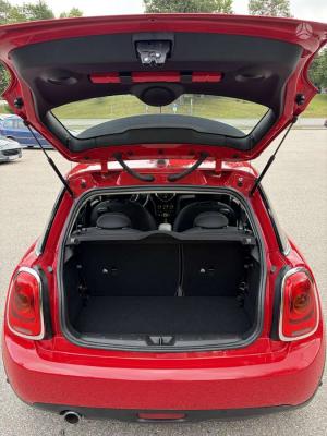 Red MINI Cooper 2018 in Klaipeda, with an engine capacity of 1.50 L and mileage of 53 thousand km for 13000 €, photo 4 on AUTOMOTO.COM.LV