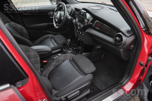 Red MINI Cooper 2019 in Riga, with an engine capacity of 1.50 L and mileage of 0 thousand km for 13990 €, photo 8 on AUTOMOTO.COM.LV