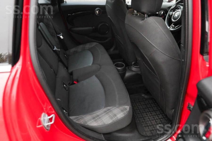 Red MINI Cooper 2019 in Riga, with an engine capacity of 1.50 L and mileage of 0 thousand km for 13990 €, photo 11 on AUTOMOTO.COM.LV