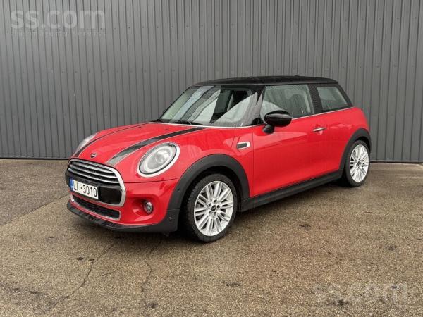 Red MINI Cooper 2021 in Riga, with an engine capacity of 1.50 L and mileage of 39 thousand km for 18500 €, photo 2 on AUTOMOTO.COM.LV