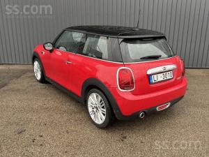 Red MINI Cooper 2021 in Riga, with an engine capacity of 1.50 L and mileage of 39 thousand km for 18500 €, photo 6 on AUTOMOTO.COM.LV