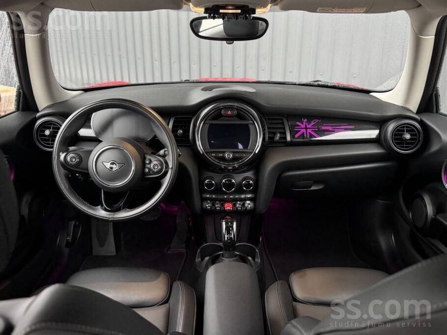 Red MINI Cooper 2021 in Riga, with an engine capacity of 1.50 L and mileage of 39 thousand km for 18500 €, photo 9 on AUTOMOTO.COM.LV
