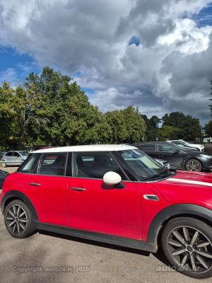 Sarkans MINI Cooper 2019 Tallina, ar dzinēja tilpumu 1.50 L un nobraukumu 93 tūkst. km par 18500 €, foto 4 vietnē AUTOMOTO.COM.LV