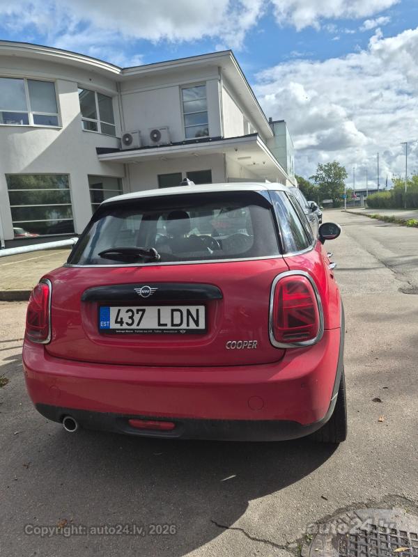 Red MINI Cooper 2019 in Tallinn, with an engine capacity of 1.50 L and mileage of 93 thousand km for 18500 €, photo 6 on AUTOMOTO.COM.LV