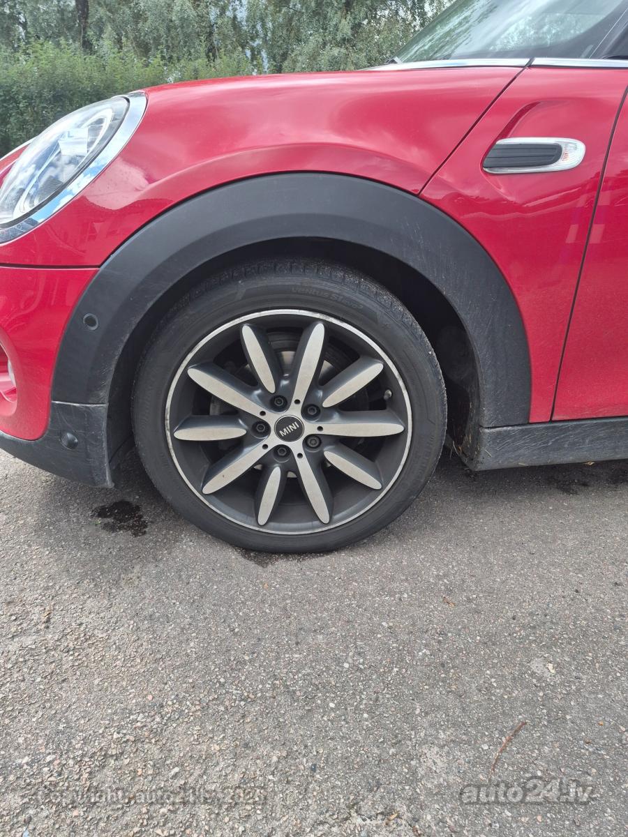 Sarkans MINI Cooper 2019 Tallina, ar dzinēja tilpumu 1.50 L un nobraukumu 93 tūkst. km par 18500 €, foto 7 vietnē AUTOMOTO.COM.LV