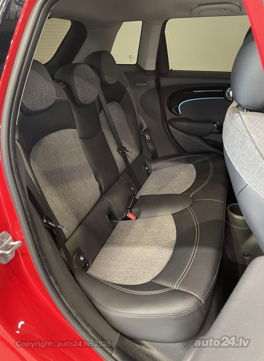 Red MINI Cooper 2023 in Tallinn, with an engine capacity of 1.50 L and mileage of 35 thousand km for 23990 €, photo 12 on AUTOMOTO.COM.LV