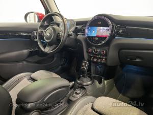 Red MINI Cooper 2023 in Tallinn, with an engine capacity of 1.50 L and mileage of 35 thousand km for 23990 €, photo 14 on AUTOMOTO.COM.LV