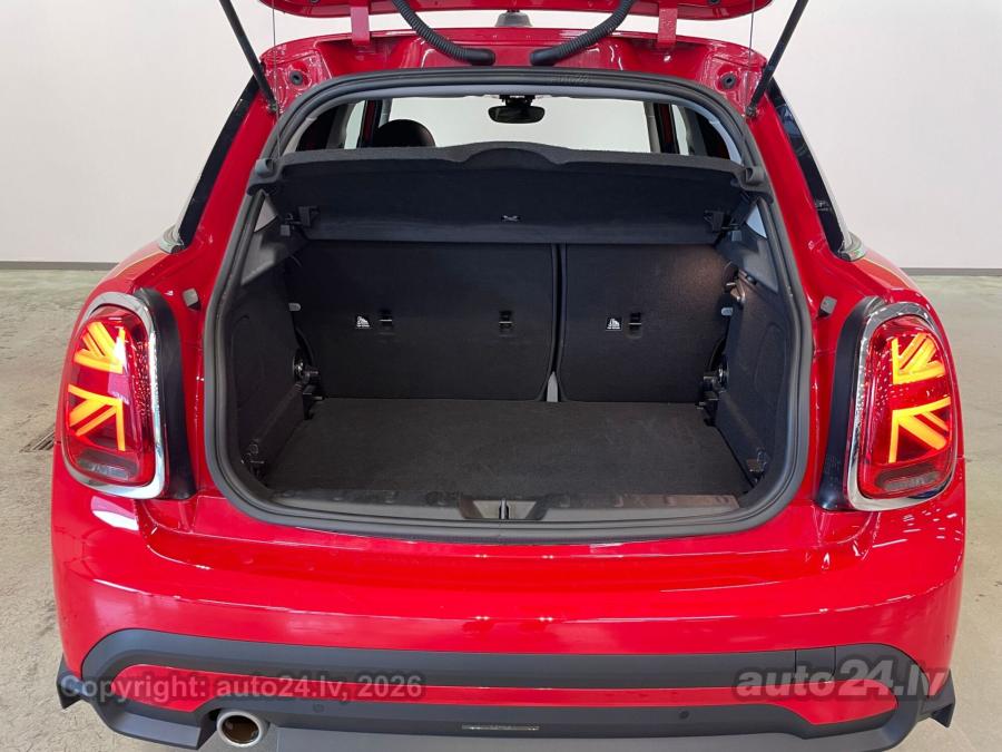 Red MINI Cooper 2023 in Tallinn, with an engine capacity of 1.50 L and mileage of 35 thousand km for 23990 €, photo 20 on AUTOMOTO.COM.LV