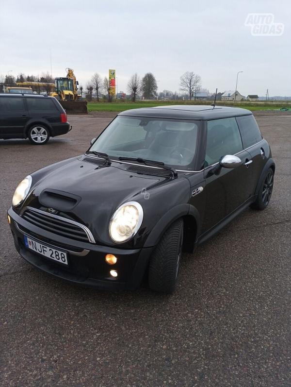 Melns MINI cooper-s 2005 Šakiai, ar dzinēja tilpumu 1.60 L un nobraukumu 165 tūkst. km par 3000 €, foto 1 vietnē AUTOMOTO.COM.LV