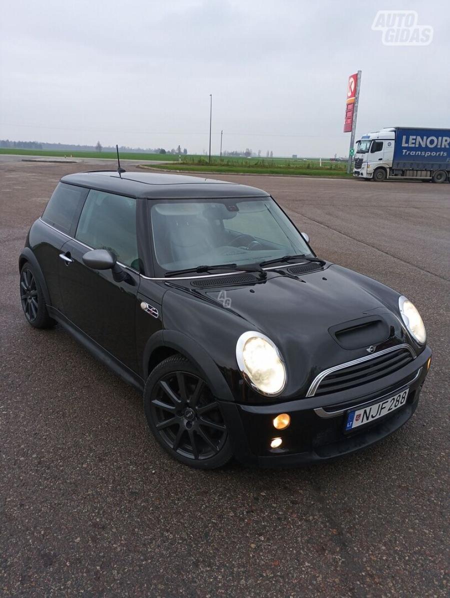 Melns MINI cooper-s 2005 Šakiai, ar dzinēja tilpumu 1.60 L un nobraukumu 165 tūkst. km par 3000 €, foto 2 vietnē AUTOMOTO.COM.LV