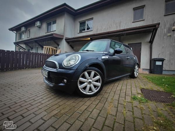 Black MINI cooper-s 2007 in Vilnius, with an engine capacity of 1.60 L and mileage of 231 thousand km for 4100 €, photo 3 on AUTOMOTO.COM.LV