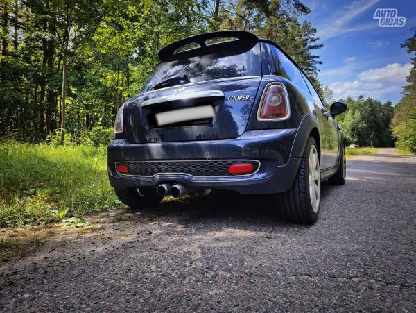 Black MINI cooper-s 2007 in Vilnius, with an engine capacity of 1.60 L and mileage of 231 thousand km for 4100 €, photo 4 on AUTOMOTO.COM.LV