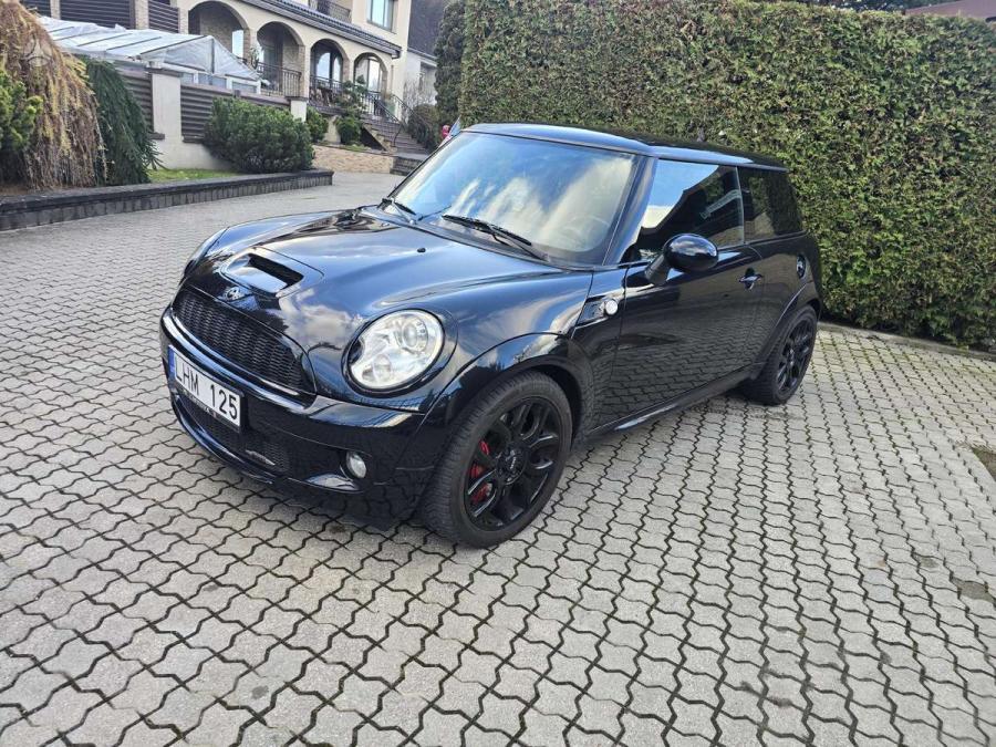 Melns MINI cooper-s 2008 Viļņa, ar dzinēja tilpumu 1.60 L un nobraukumu 232 tūkst. km par 4500 €, foto 2 vietnē AUTOMOTO.COM.LV