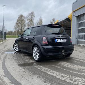 Black MINI cooper-s 2003 in Kaunas, with an engine capacity of 1.60 L and mileage of 250 thousand km for 3000 €, photo 4 on AUTOMOTO.COM.LV