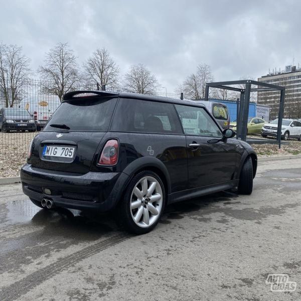 Black MINI cooper-s 2003 in Kaunas, with an engine capacity of 1.60 L and mileage of 250 thousand km for 3000 €, photo 4 on AUTOMOTO.COM.LV