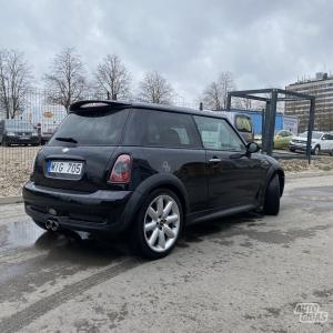 Black MINI cooper-s 2003 in Kaunas, with an engine capacity of 1.60 L and mileage of 250 thousand km for 3000 €, photo 5 on AUTOMOTO.COM.LV