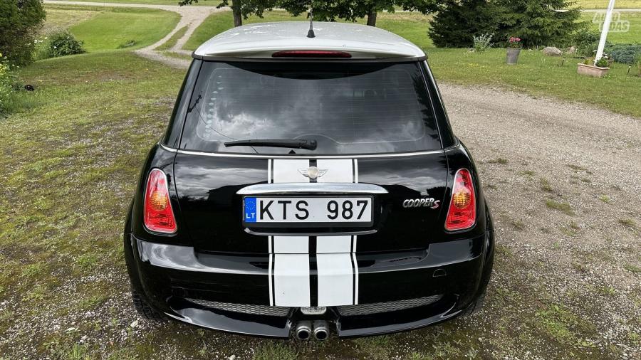 Melns MINI cooper-s 2004 Alīta, ar dzinēja tilpumu 1.60 L un nobraukumu 224 tūkst. km par 2750 €, foto 5 vietnē AUTOMOTO.COM.LV