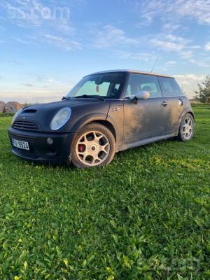 Black MINI cooper-s 2006 in Dobele, with an engine capacity of 1.60 L and mileage of 210 thousand km for 1999 €, photo 3 on AUTOMOTO.COM.LV