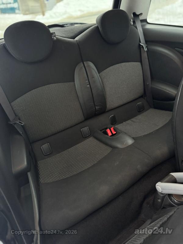Melns MINI cooper-s 2009 Tallina, ar dzinēja tilpumu 1.60 L un nobraukumu 252 tūkst. km par 5250 €, foto 11 vietnē AUTOMOTO.COM.LV