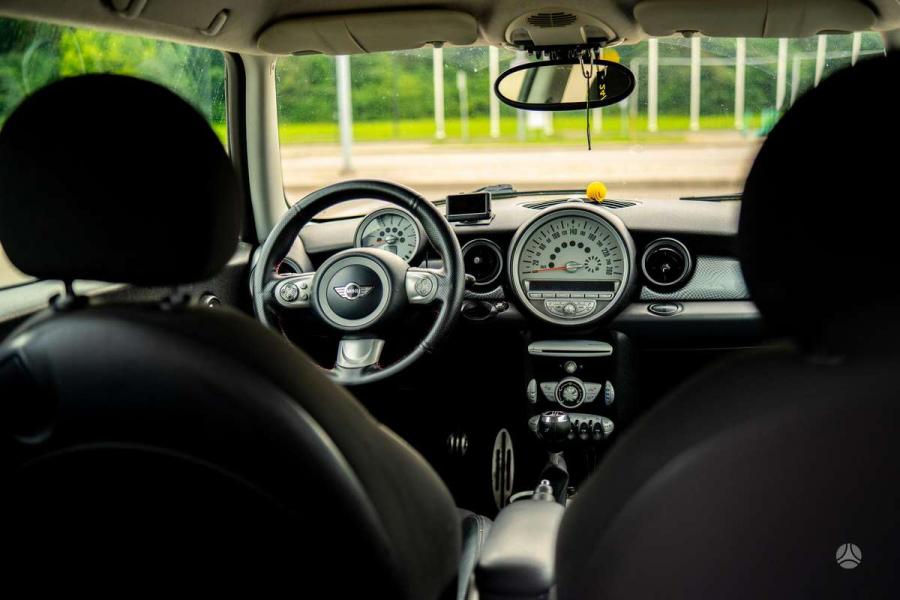 Melns MINI cooper-s 2009 Viļņa, ar dzinēja tilpumu 1.60 L un nobraukumu 253 tūkst. km par 3000 €, foto 7 vietnē AUTOMOTO.COM.LV
