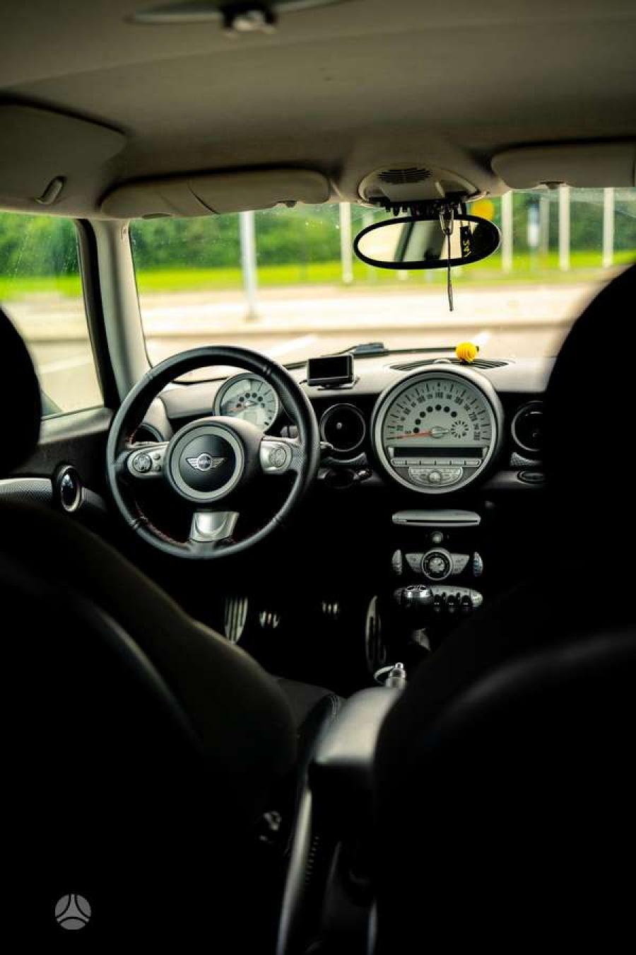 Melns MINI cooper-s 2009 Viļņa, ar dzinēja tilpumu 1.60 L un nobraukumu 253 tūkst. km par 3000 €, foto 8 vietnē AUTOMOTO.COM.LV