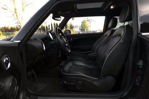 Black MINI cooper-s 2010 in Jelgava, with an engine capacity of 1.60 L and mileage of 198 thousand km for 7900 €, photo 17 on AUTOMOTO.COM.LV