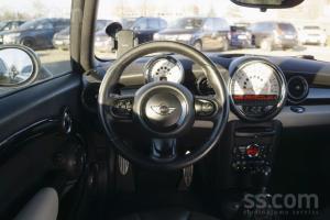 Black MINI cooper-s 2011 in Riga, with an engine capacity of 1.60 L and mileage of 236 thousand km for 7990 €, photo 19 on AUTOMOTO.COM.LV