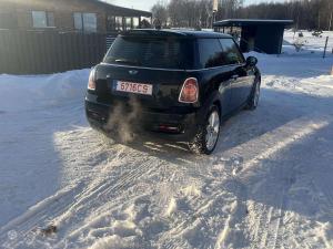 Black MINI cooper-s 2012 in Silute, with an engine capacity of 1.60 L and mileage of 160 thousand km for 5000 €, photo 2 on AUTOMOTO.COM.LV