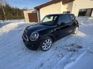 Black MINI cooper-s 2012 in Silute, with an engine capacity of 1.60 L and mileage of 160 thousand km for 5000 €, photo 4 on AUTOMOTO.COM.LV