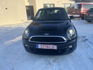 Black MINI cooper-s 2012 in Silute, with an engine capacity of 1.60 L and mileage of 160 thousand km for 5000 €, photo 5 on AUTOMOTO.COM.LV