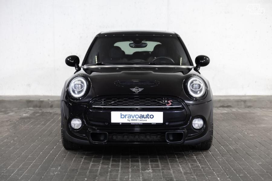 Black MINI cooper-s 2018 in Vilnius, with an engine capacity of 2.00 L and mileage of 84 thousand km for 19441 €, photo 2 on AUTOMOTO.COM.LV