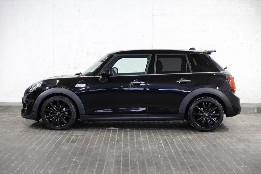 Black MINI cooper-s 2018 in Vilnius, with an engine capacity of 2.00 L and mileage of 84 thousand km for 19441 €, photo 4 on AUTOMOTO.COM.LV