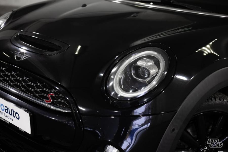 Black MINI cooper-s 2018 in Vilnius, with an engine capacity of 2.00 L and mileage of 84 thousand km for 19441 €, photo 6 on AUTOMOTO.COM.LV
